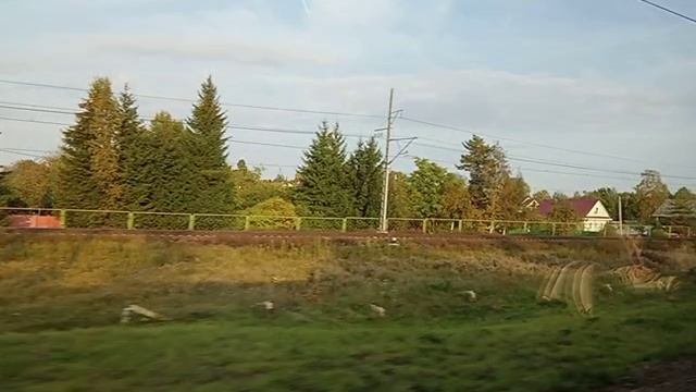 Сентябрьские виды из окна поезда, станция Саблино