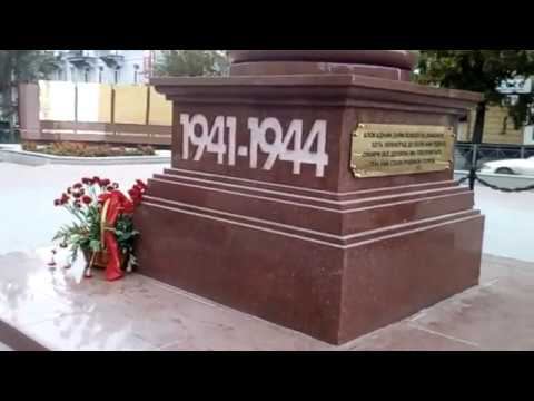 Аллея Блокадников. Новосибирск. ГПНТБ