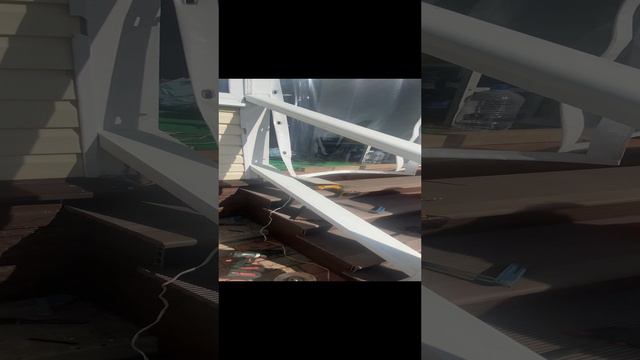 Монтаж ограждения Woodvex на входной лестнице. Установка перил
