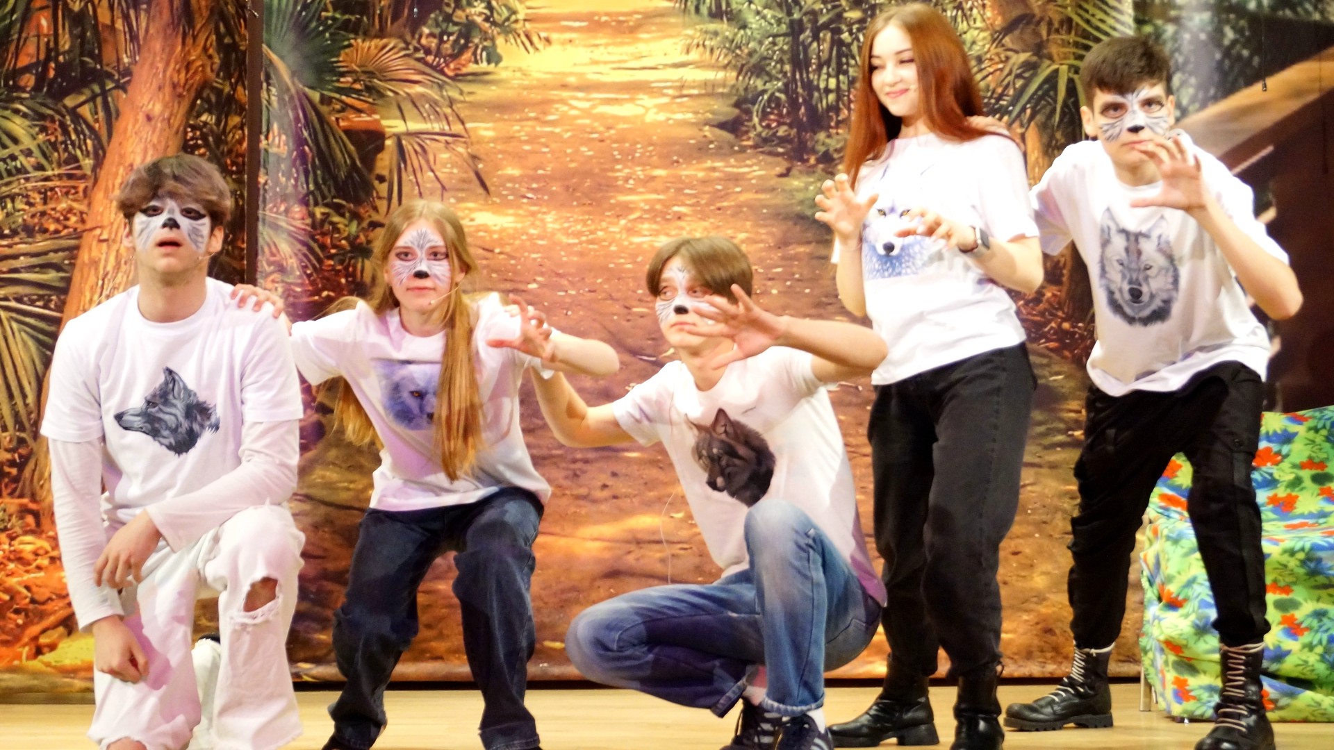 ЖИЗНЬ – ОХОТА (песня волков) / фрагмент спектакля «Маугли: Люди. Звери.»