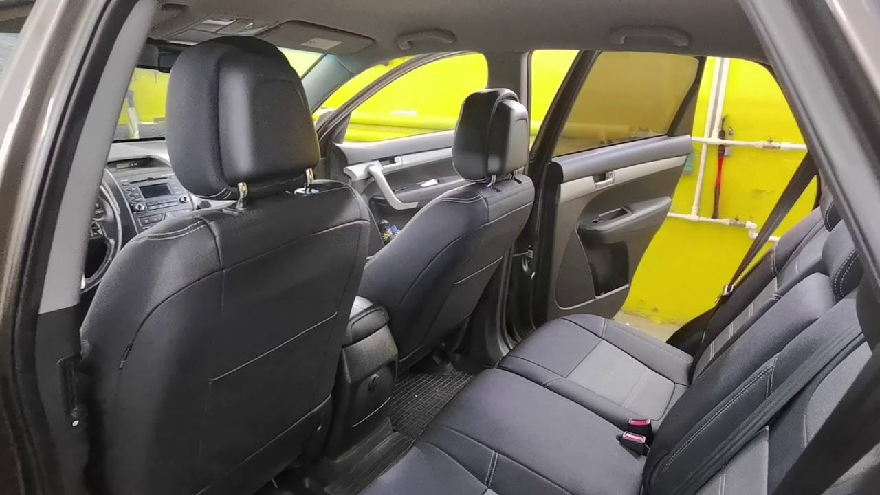 Чехлы на Kia Sorento 2, серии "Aurora" - серая строчка, серый центр