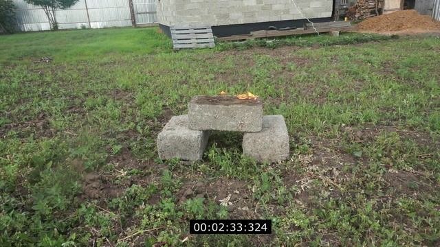 Горит ли арболит? Проверяем с бензином