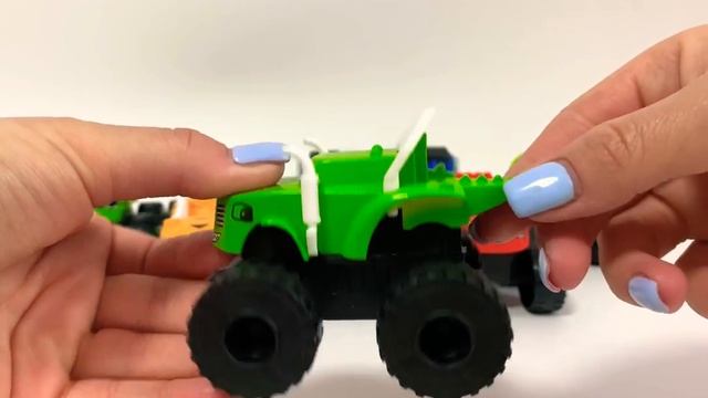 Коллекция машин Вспыш и чудо-машинки.