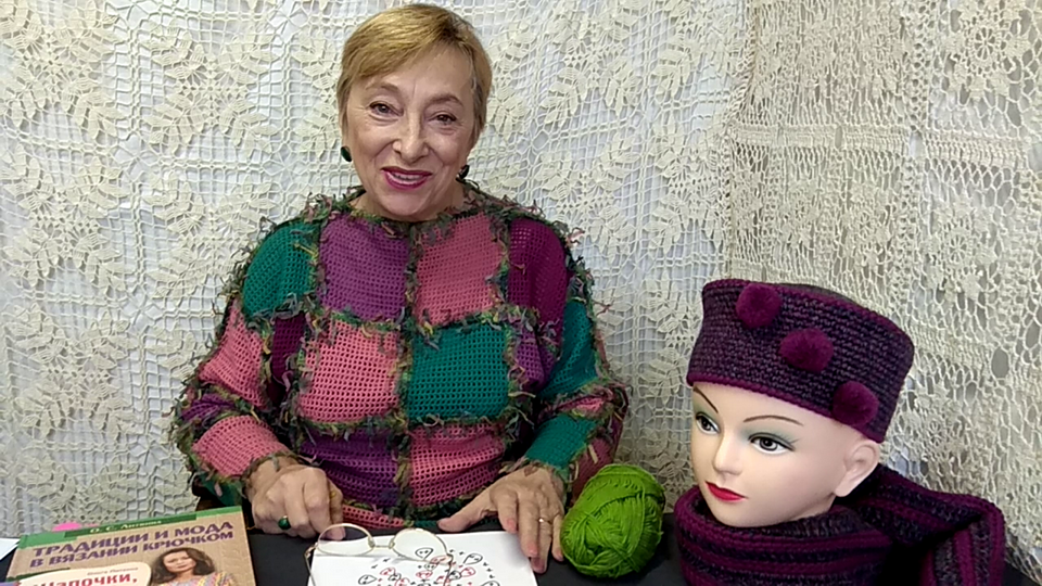 Шапочка "Таблетка". Мастер-класс по вязанию крючком от О. С. Литвиной.