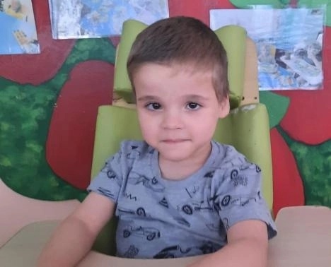 Олежка ищет любящих родителей