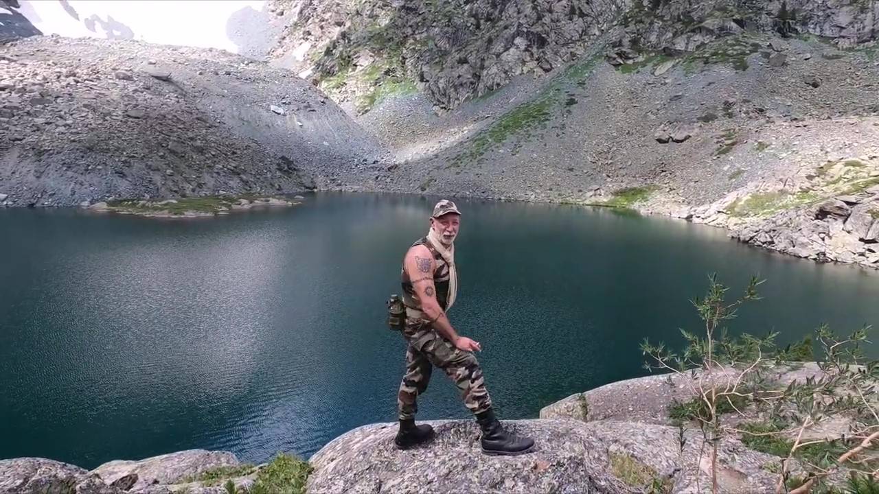 Озеро Эхо выше водопада Куйгук. Горный Алтай. Июль 2023.