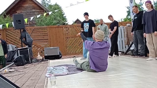 Интерактивная шоу программа "Битва" От школы брейк-данса Next Level на открытии лета в Квартале 2023