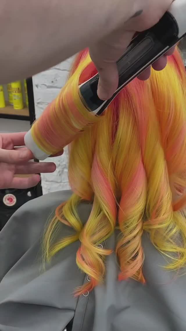ЦВЕТНОЕ ОКРАШИВАНИЕ ВОЛОС. РОЗОВЫЕ ВОЛОСЫ. ОРАНЖЕВЫЕ ВОЛОСЫ #shorts