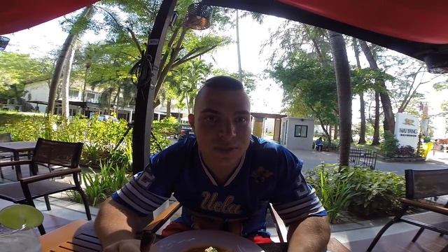 Тайланд 1.4 Wild beach, Маша приседает, пляж с самолетами.mp4