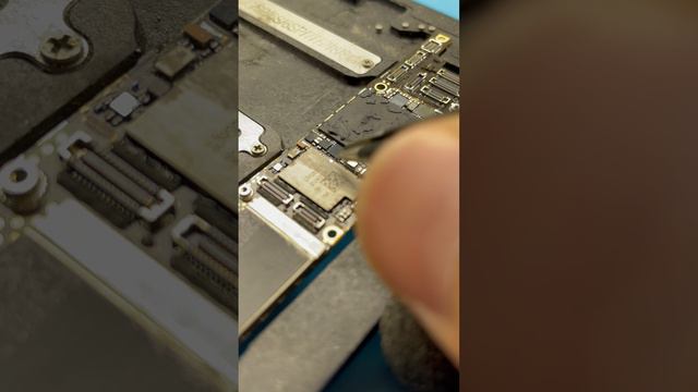 iPhone XR - не заряжается