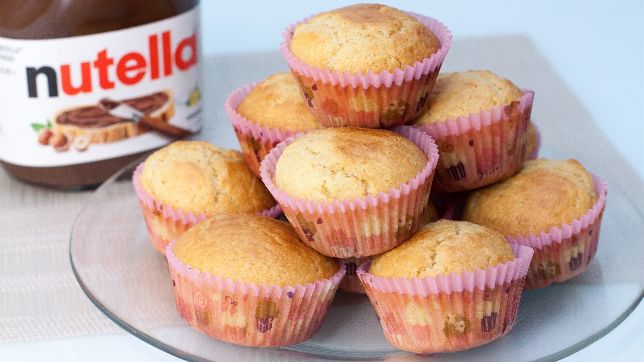 В магазине их больше не покупаю, а легко готовлю сама - маффины с нутеллой