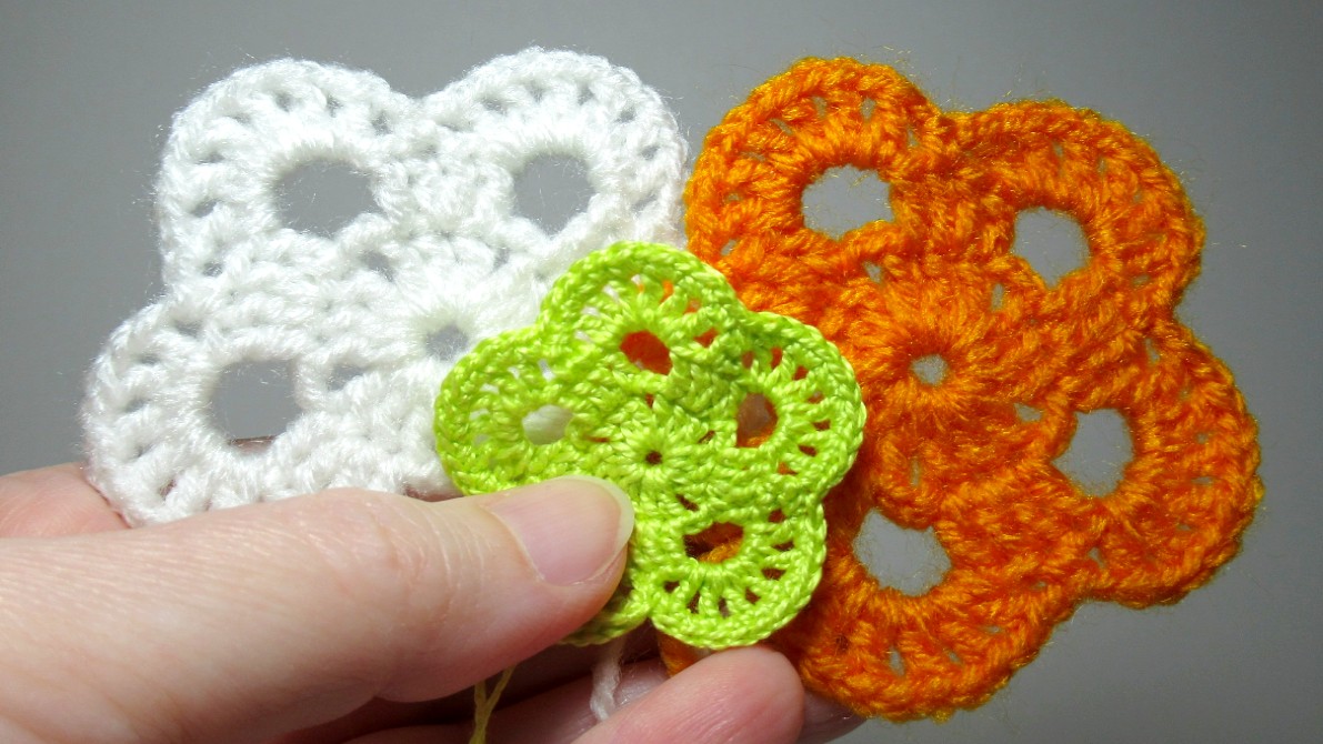 Как связать цветок крючком всего за три ряда. Видеоурок по вязанию крючком для начинающих