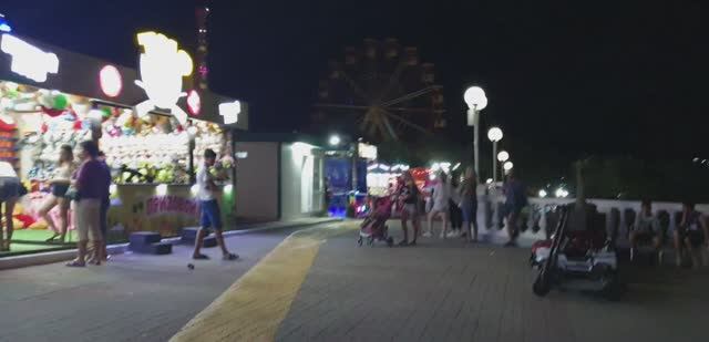 Кабардинка Прогулка по набережной. Кафе. Развлечения.  Бархатный сезон.