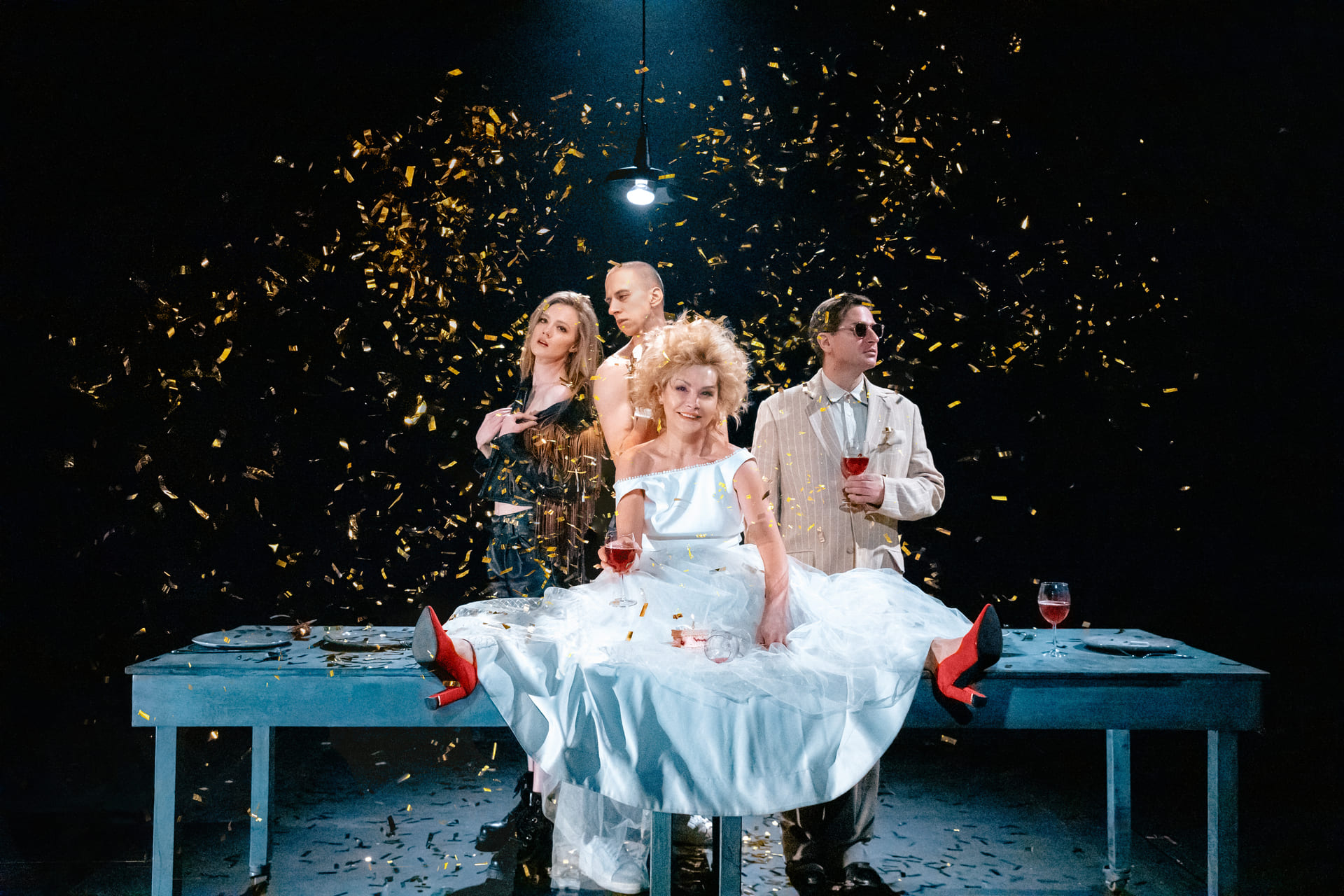 Премьера в театре «Современник»! Спектакль «Это моя жизнь» по пьесе Атола Фугарда «Здесь живут люди»