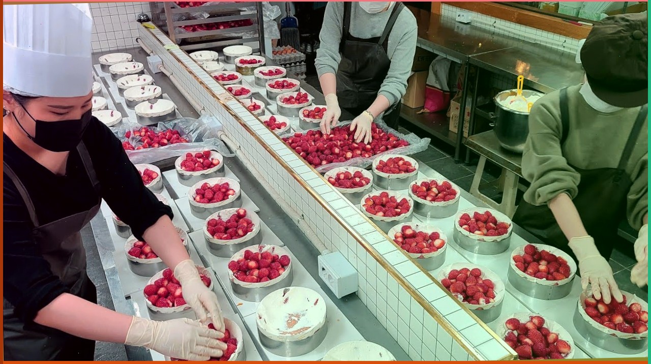 Удивительный процесс приготовления клубничного торта - Корейский пищевой завод