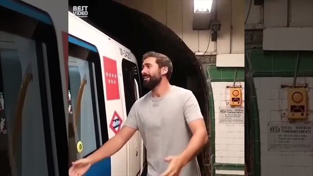 БЛИИИИИИН ЧУТЬ НОГУ НЕ СЛОМАЛ