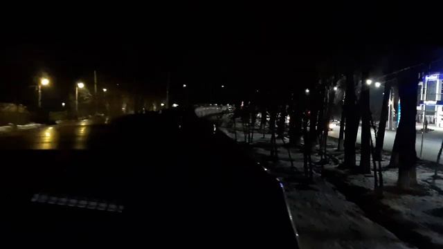 Поезд Тальго идет по улицам Алматы