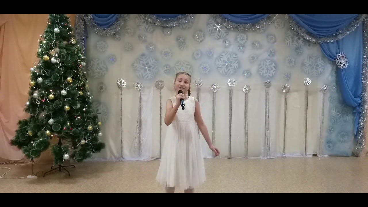 Лена Емельянова