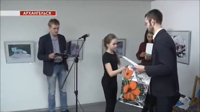 Открытие выставки по итогам конкурса "Арктическая палитра" состоялось в библиотеке им. Добролюбова