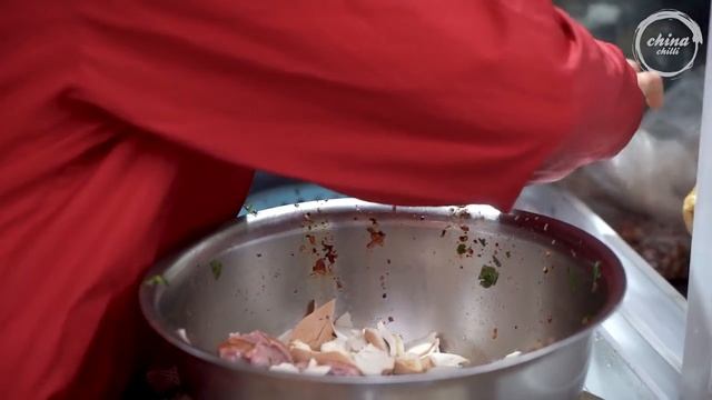 Chinese Street Food -Stall egg fried rice fried noodles, super large scallion pancakes, sauce duck