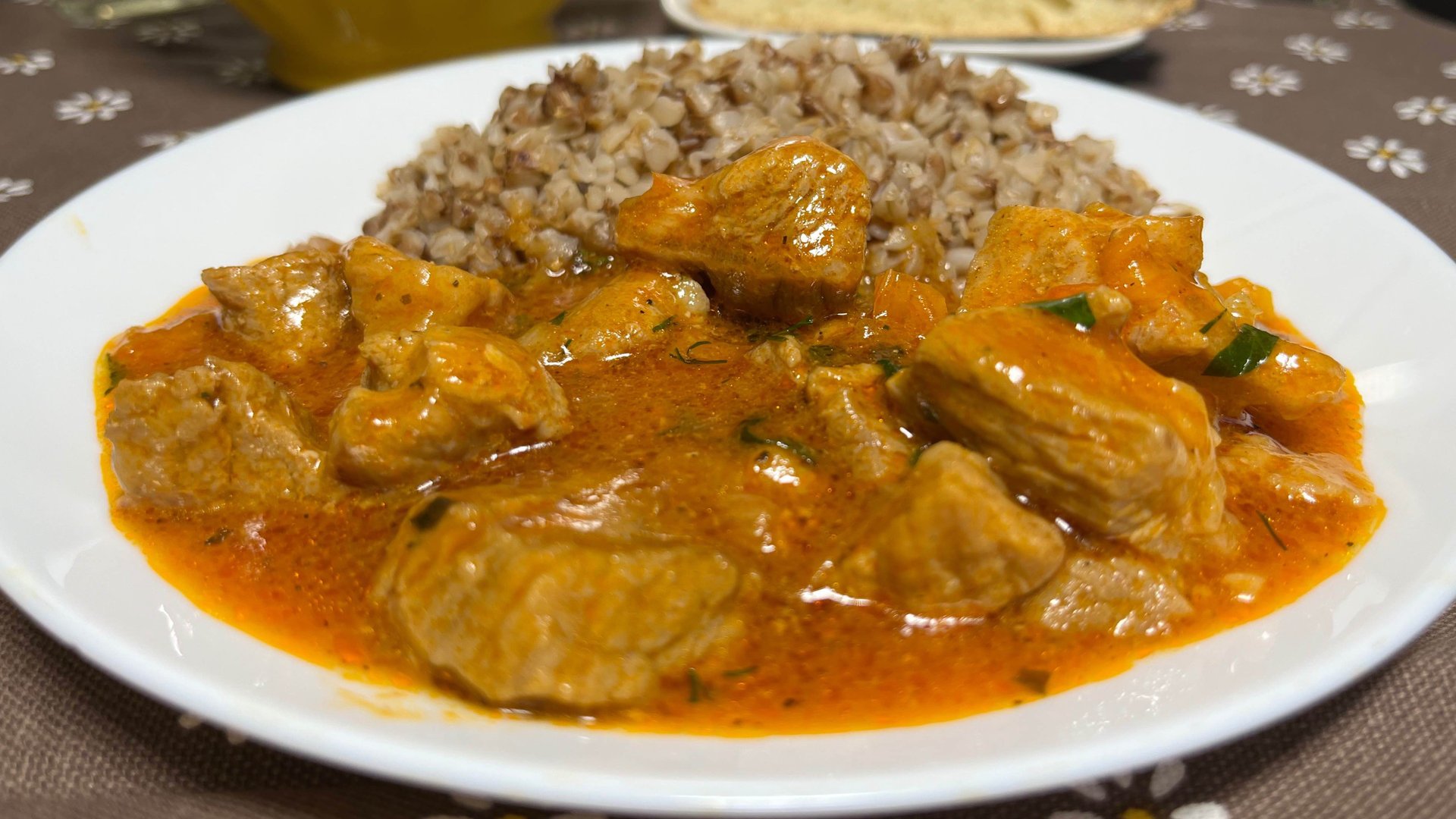 Гуляш из свинины с подливкой | Такую Вкуснятину надо готовить побольше | рецепты просто