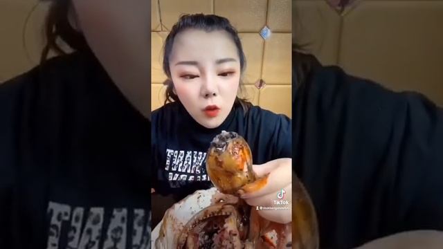 Китайцы едят на камеру_УЖАСНАЯ КИТАЙСКАЯ ЕДА.