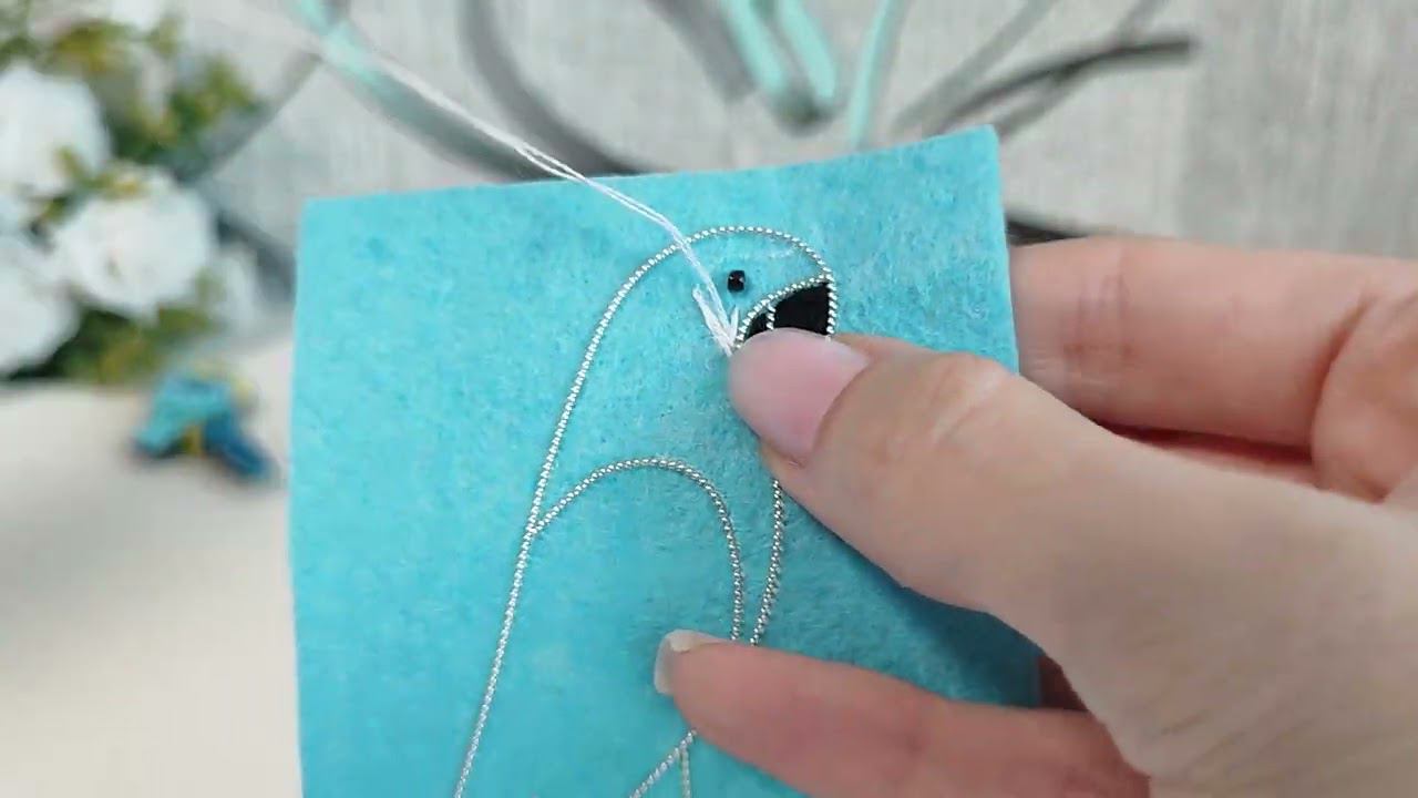 Этап 1.  Контур и вышивка головы