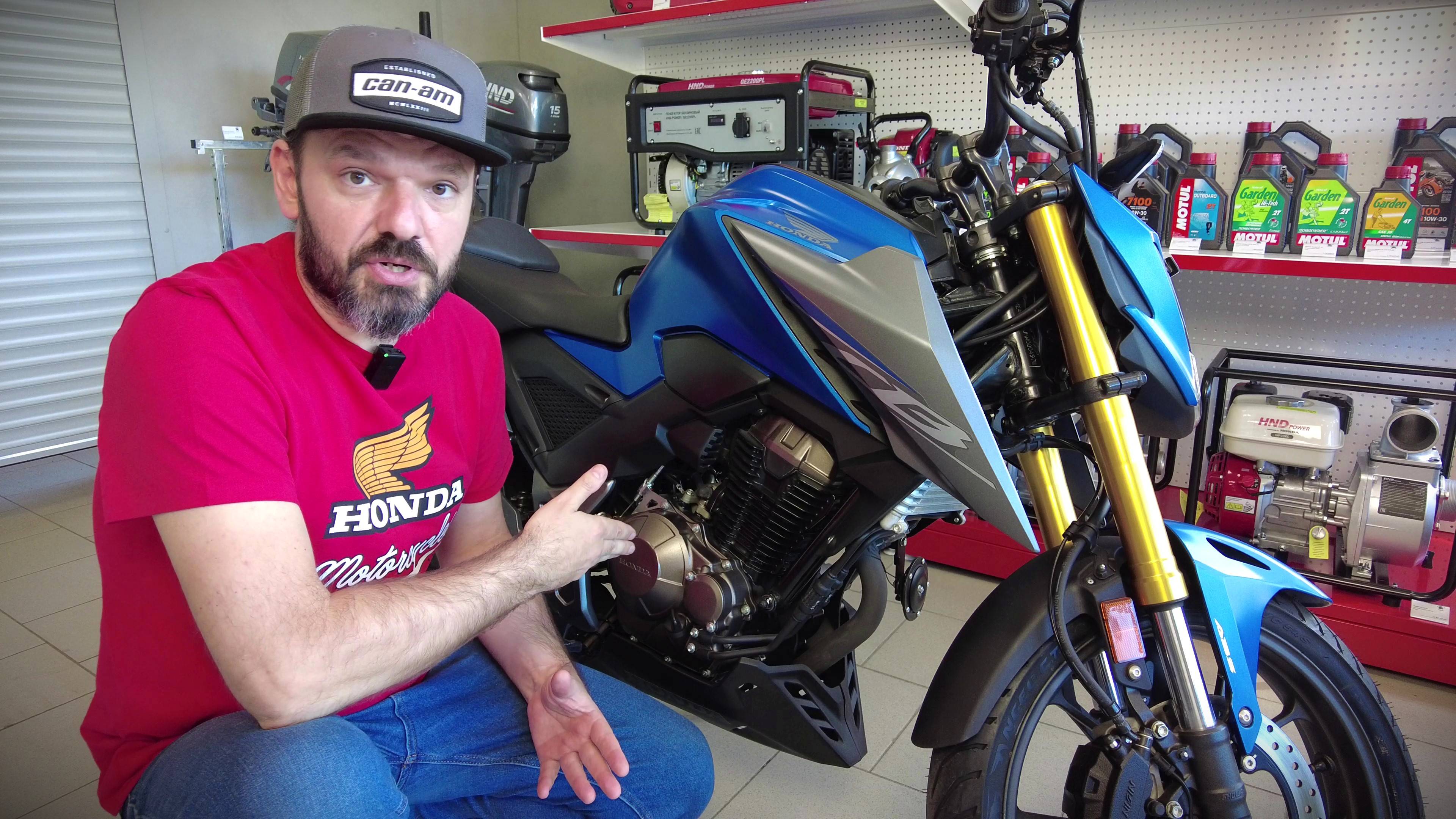 Honda CB300F - обзор современного городского мотоцикла от Honda