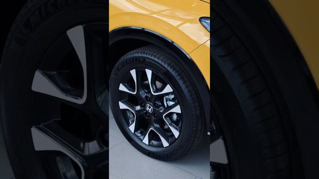 Красавчик HONDA ZR-V