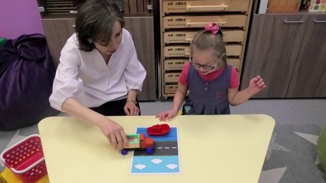 Что ездит, плавает, летает в Стране игрушек? Посмотри и покажи