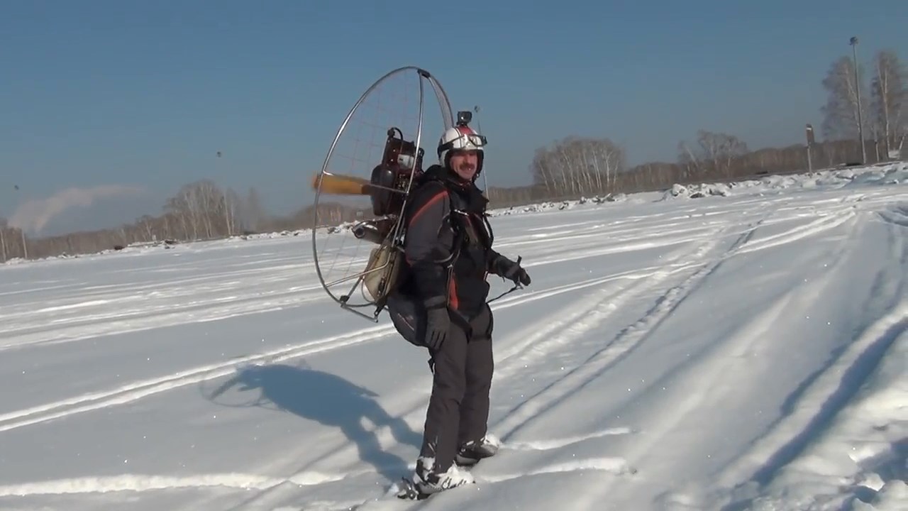 Карлсон. Покатушки на лыжах.
