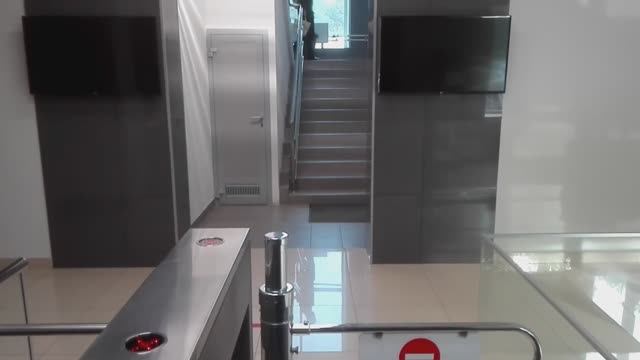 Установка, монтаж телевизоров LG на стену