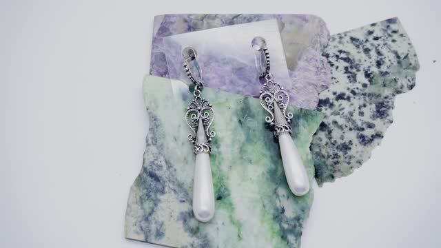 Серьги длинные майорка белая жемчуг посеребрение сережки богемский стиль 1831 Хорошие Вещи