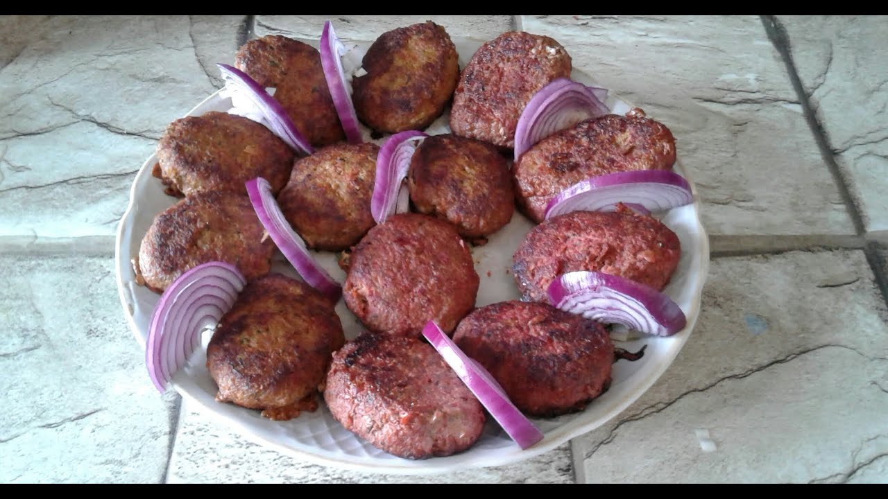 Необычные  котлеты с добавлением свеклы кулинарный рецепт.