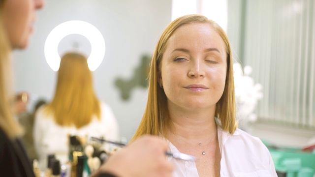 МАСТЕР-КЛАСС ОТ BEAUTY "МЕЙК В СТИЛЕ ГОЛЛИВУД"