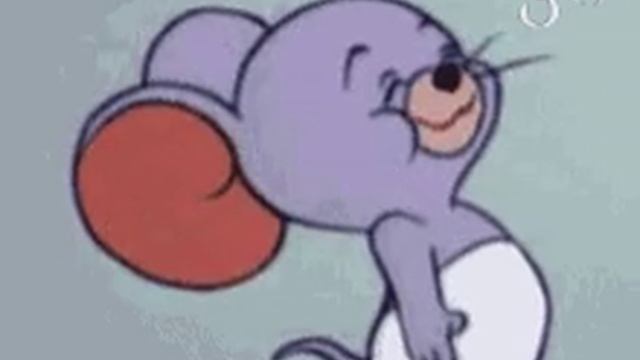 Мышь махает головой