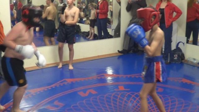 Бокс дети Беларусь.Битва с СуперТяжем по правилам бокса.Боец Муай Тай против Боксёра.