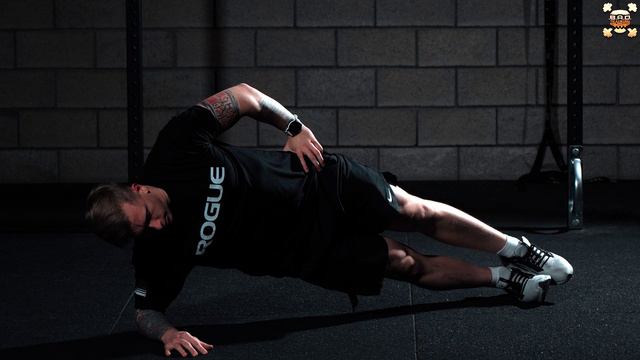 Отведение бедра в бок. планке