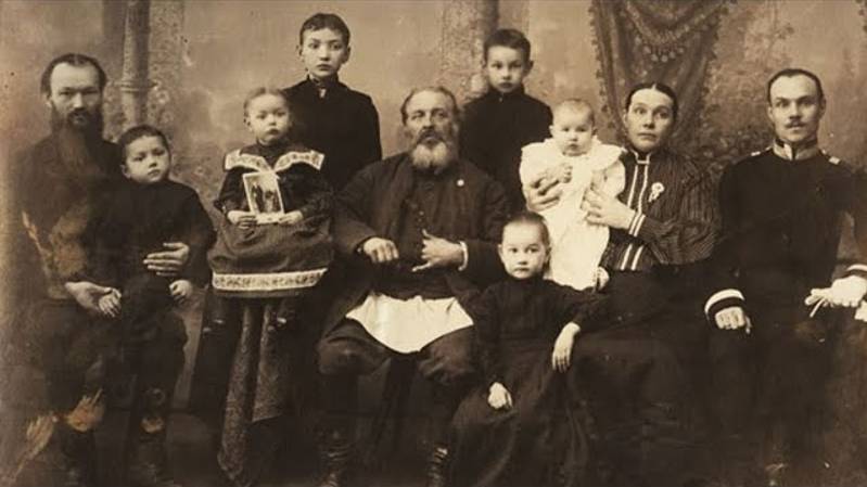 ОНИ КОГДА - ТО ЖИЛИ...