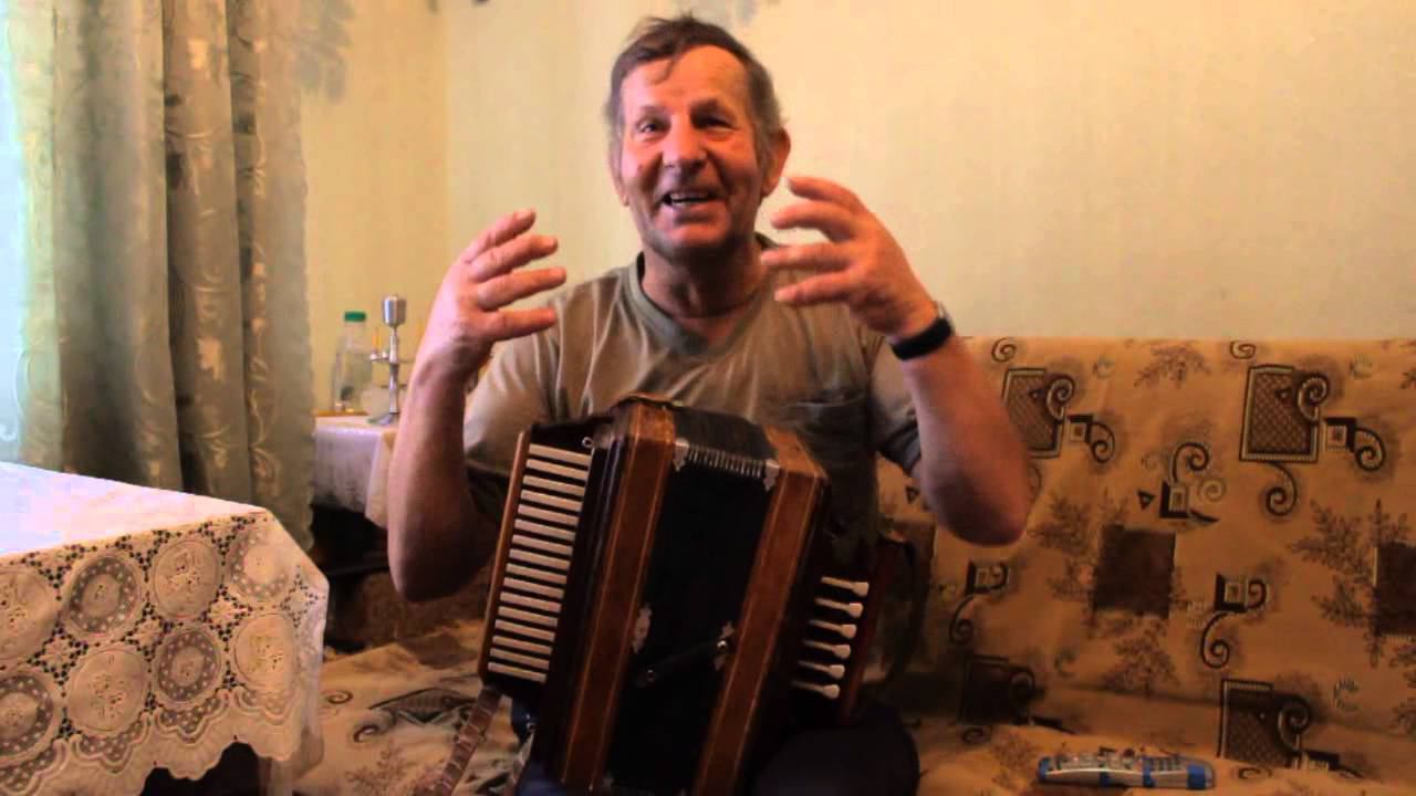 Крыцин В.И.. Игра на рояльной гармони.