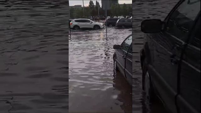 Наводнение в Приморье, но не обошло и Караганду  #shorts