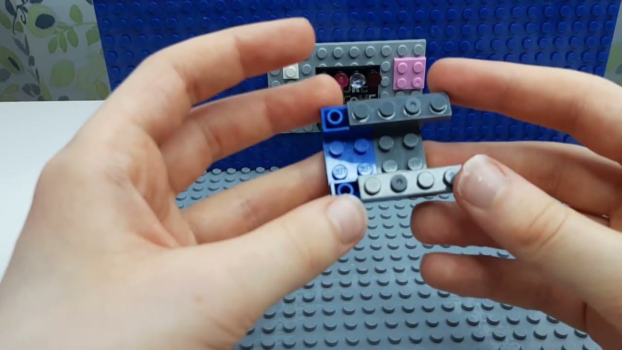 Как собрать  водоплавающий катер из ЛЕГО от Мистера LEGO