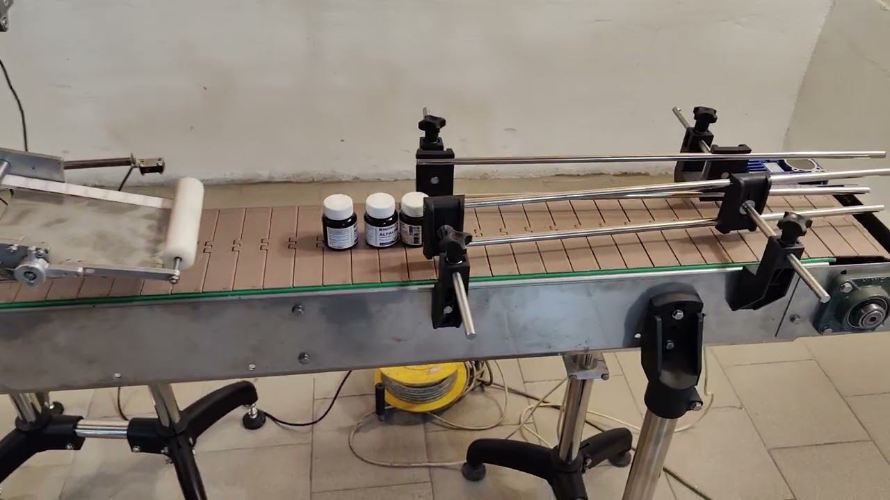 Наклеивание этикетки c куар кодом QR код на тару - EtiKon.ru