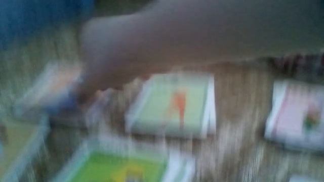 играем в карты с желейным медведем Валерой