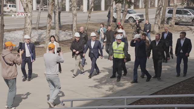 Валерий Фальков познакомился с инфраструктурными объектами СахГУ