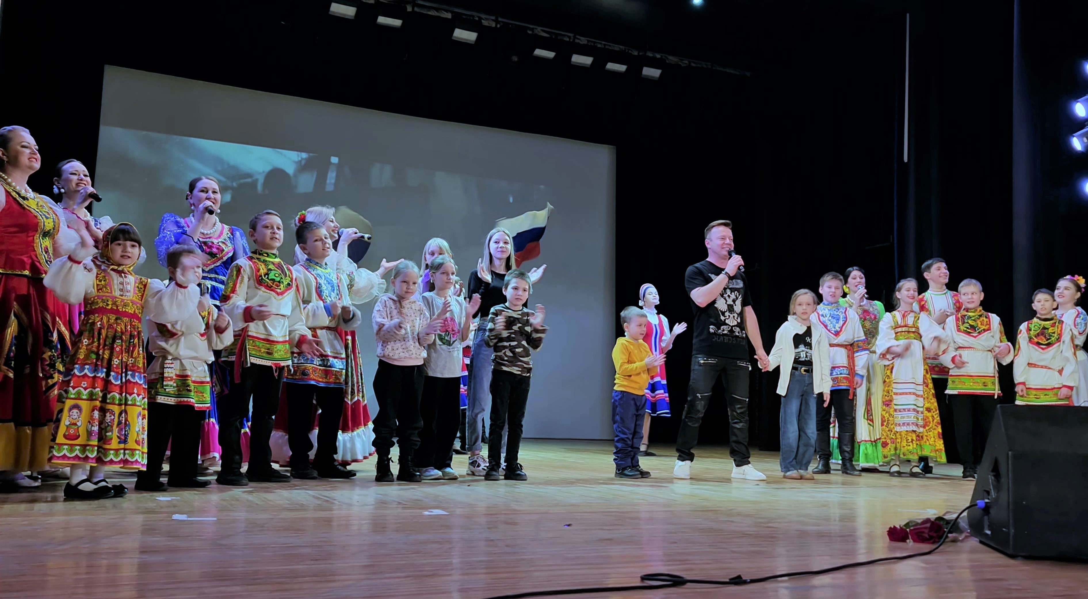 Концерт Сергея Войтенко, с участием Елены Гуляевой и группы "ДУШАгрея".Патриотическая акция.25.03.23