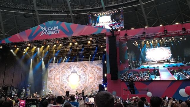 Вячеслав Бутусов на САМФЕСТЕ ("Видишь там на горе...")  (Самара)