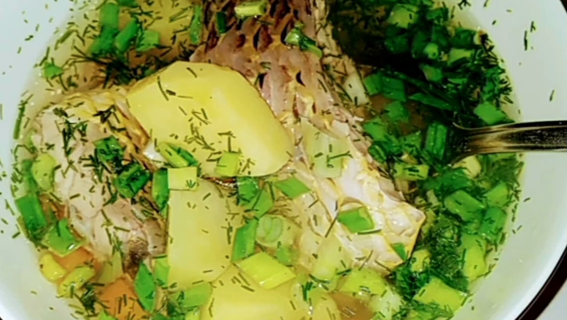 РЫБНЫЙ СУП ИЛИ УХА ИЗ САЗАНА