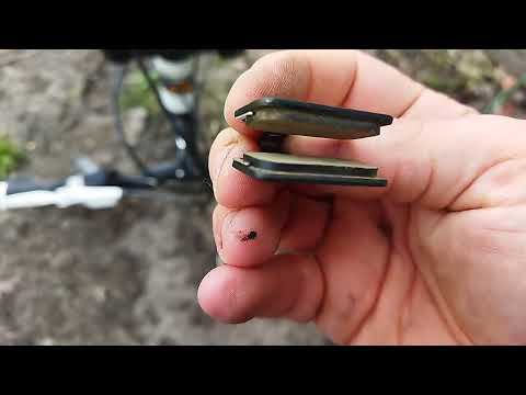 Замена колодок в гидравлических велосипедных тормозах.