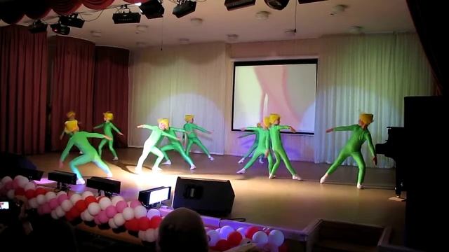 Танец Одуванчики